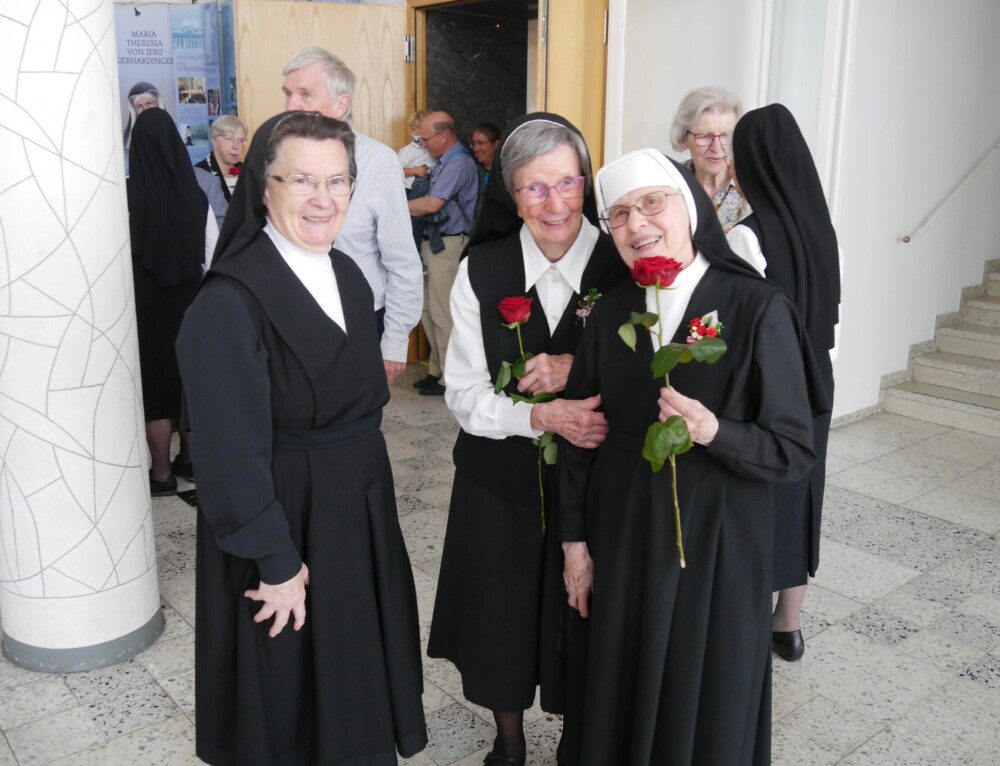 Pfarrfest in Weiden, Pfarrei St. Josef – und wir Schulschwestern waren voll dabei! – Arme ...